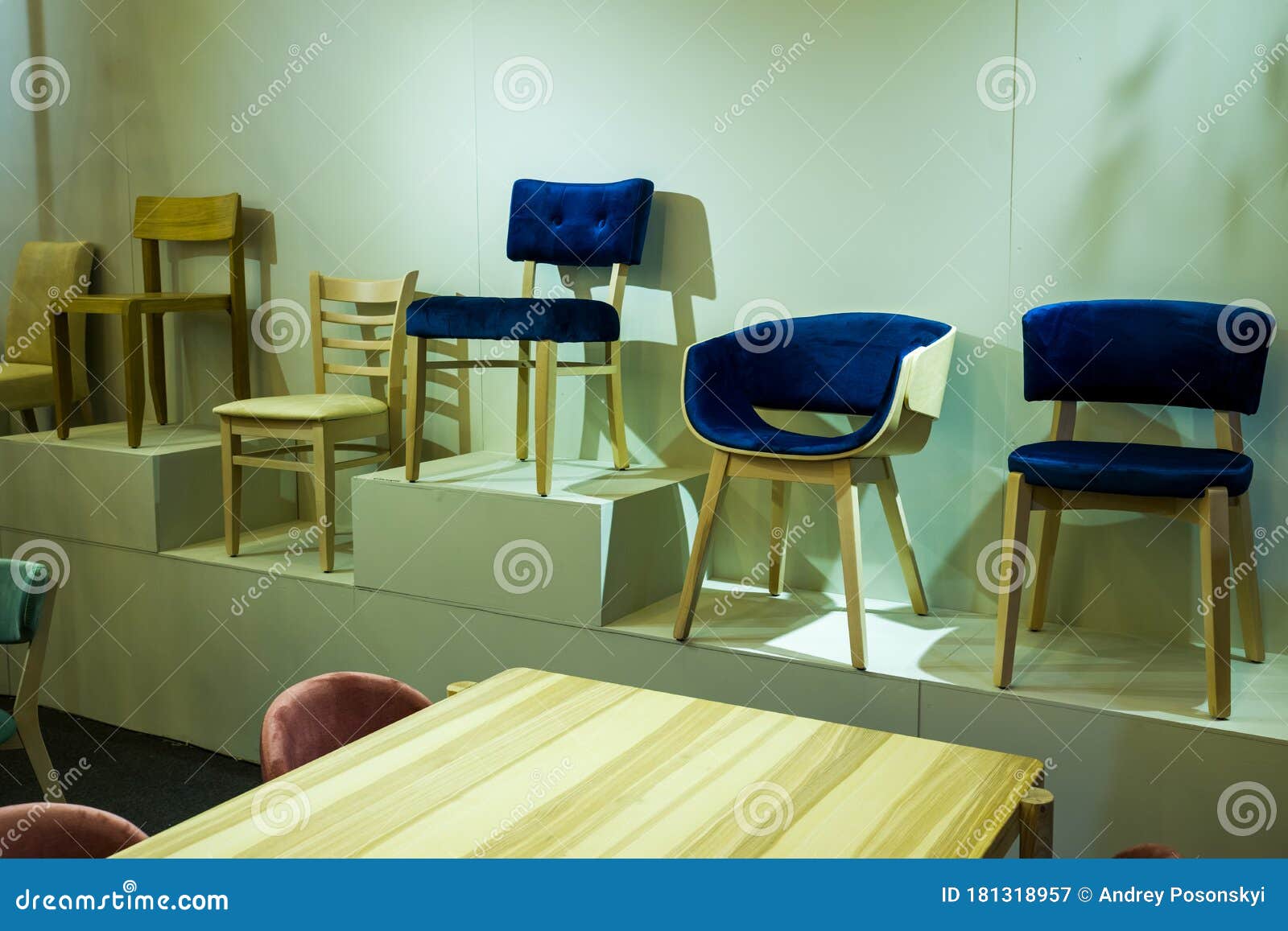 Demo chairs in the store editorial photography. Image of modern - 181318957