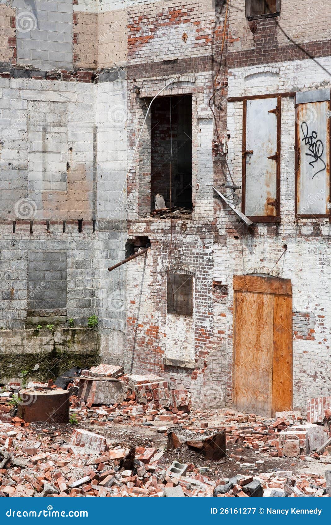 Demolished Building stock image. Image of exterior, debris - 26161277