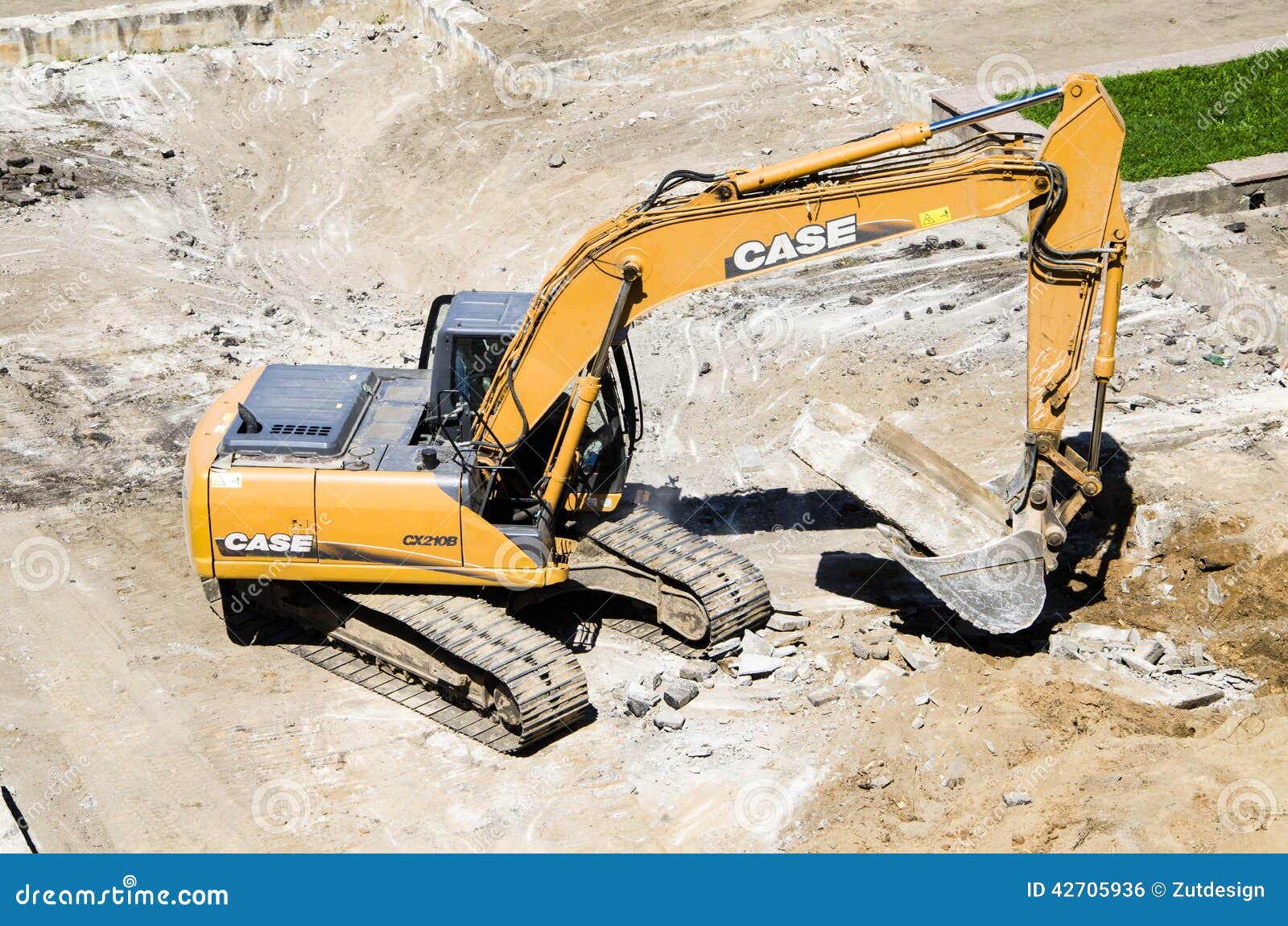 Demolishing editorial photo. Image of build, construction - 42705936