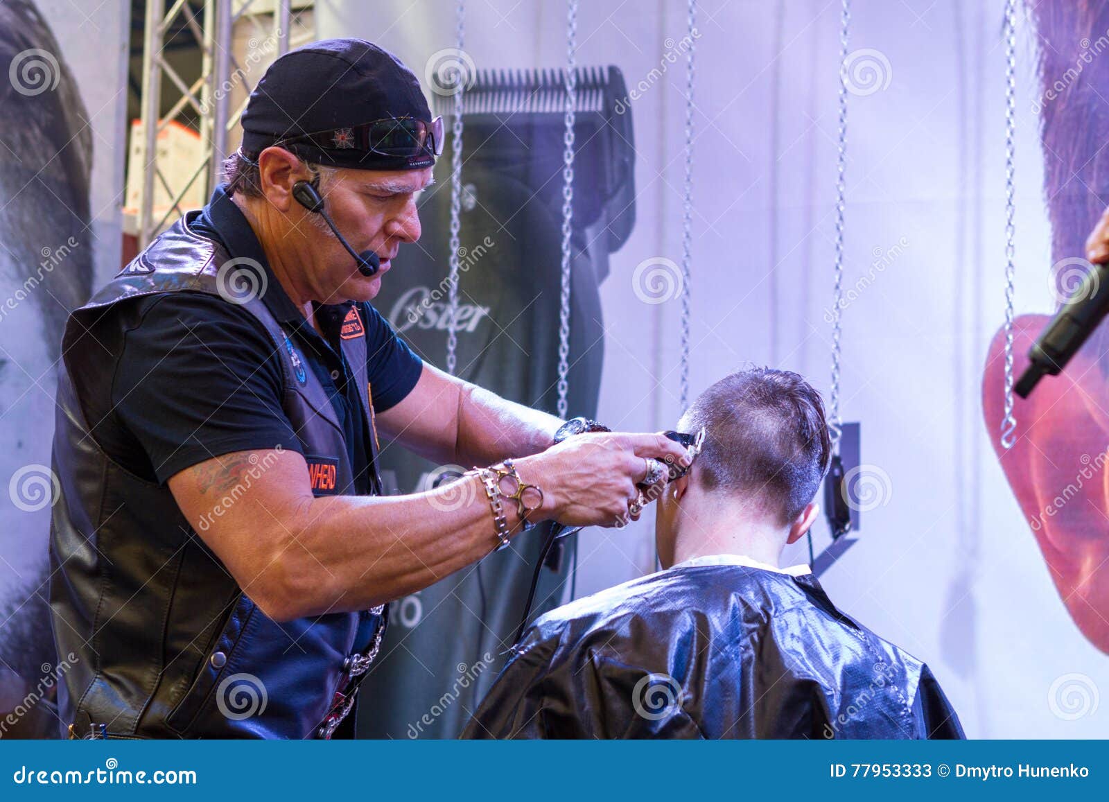 Demonstration Barber Skills. Editorial Stock Photo - Image of cutting ...