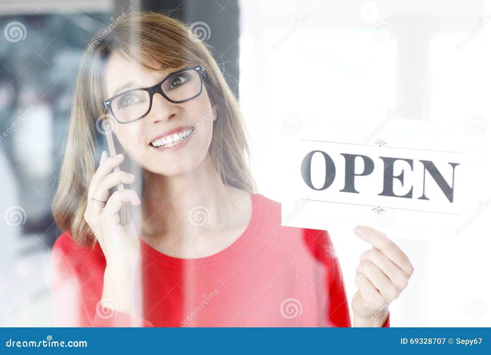 Den ganzen Tag sich öffnen stockbild. Bild von kamera - 69328707