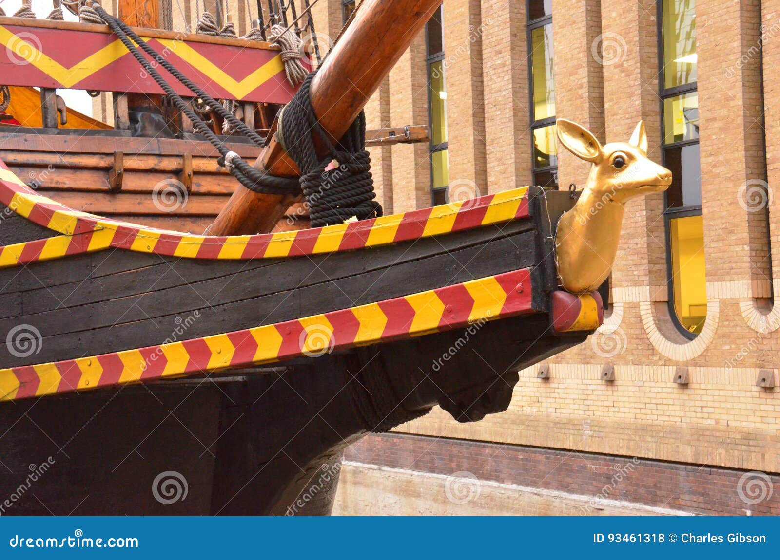 Den guld- Hinden II redaktionell arkivfoto. Bild av historiskt - 93461318