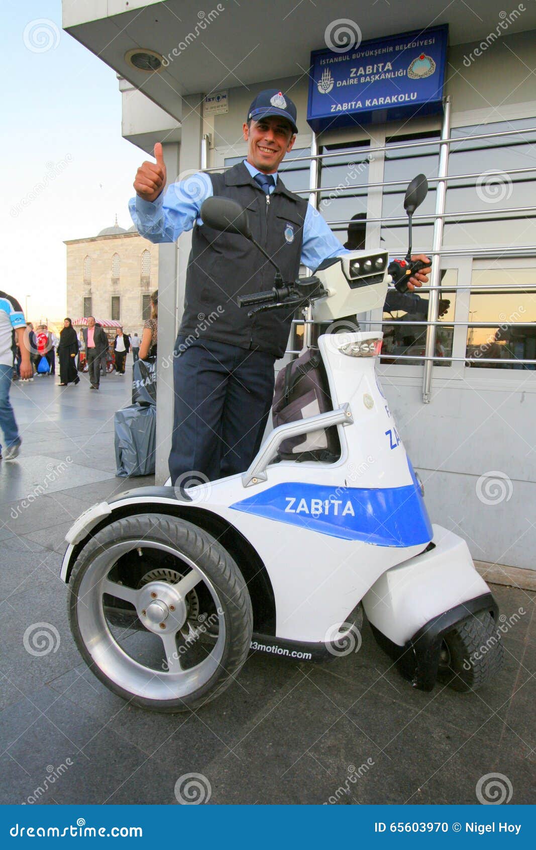 Den segway polisen redaktionell foto. Bild av kalkon - 65603970