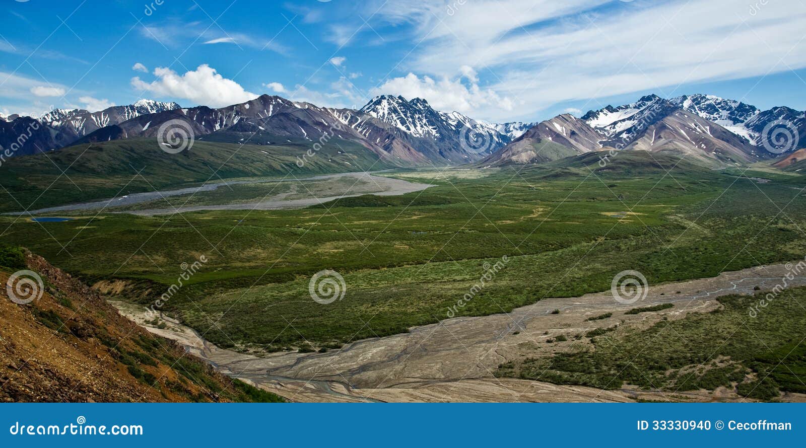 Denali s Polychrome Pass stock photo. Image of holiday - 33330940