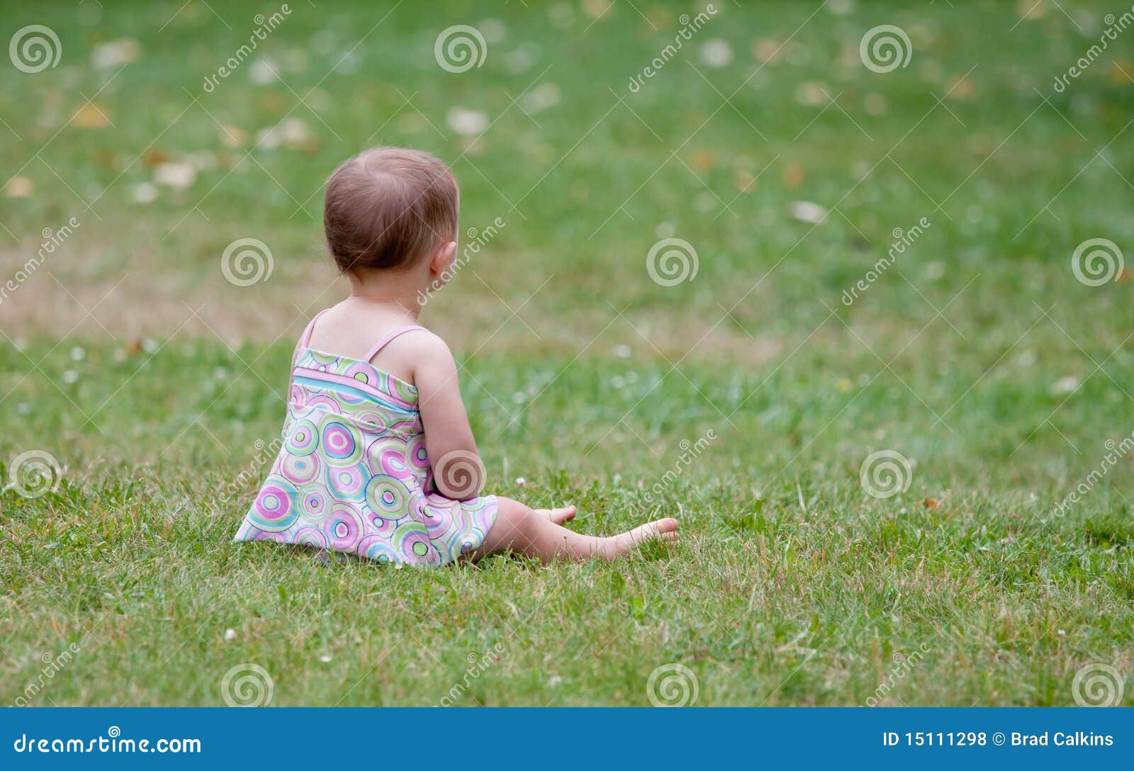 Denk na stock foto. Image of peuter, stil, zitting, meisje - 15111298