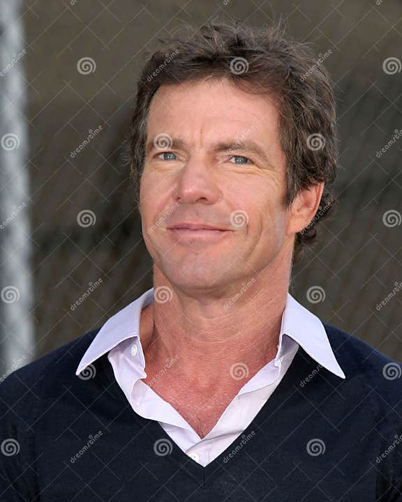 Dennis Quaid editorial image. Image of november, walk - 26358415