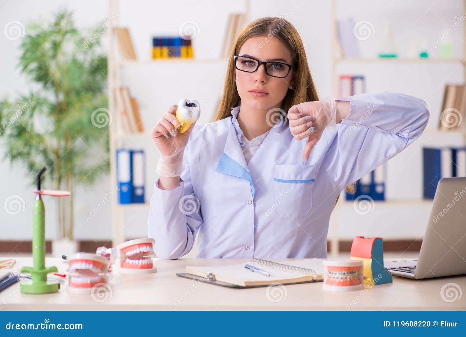 The Dentistry Student Practicing Skills in Classroom Stock Photo ...