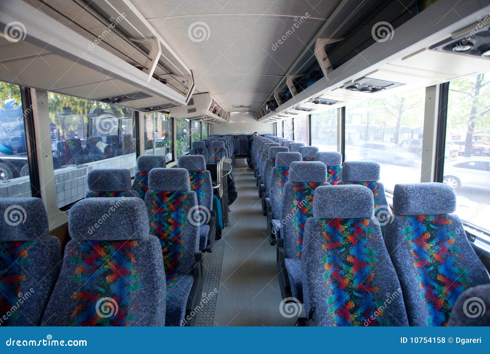 Dentro De Un Omnibus De Viaje Foto de archivo - Imagen de furgoneta ...