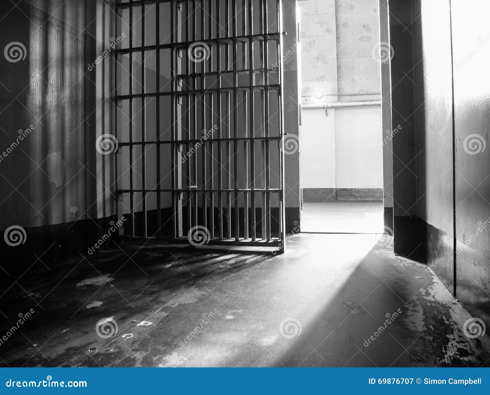 Dentro De Una Celda De Prisión Imagen de archivo - Imagen de fran ...