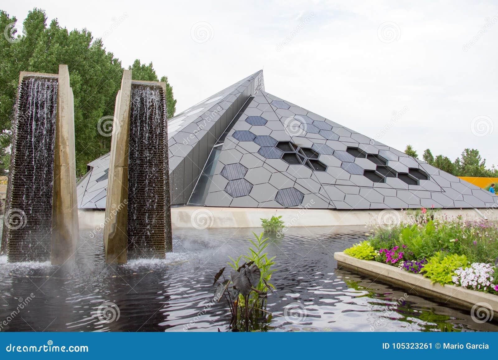Denver Botanical Gardens Science Pyramid Stock Image - Image of gardens ...