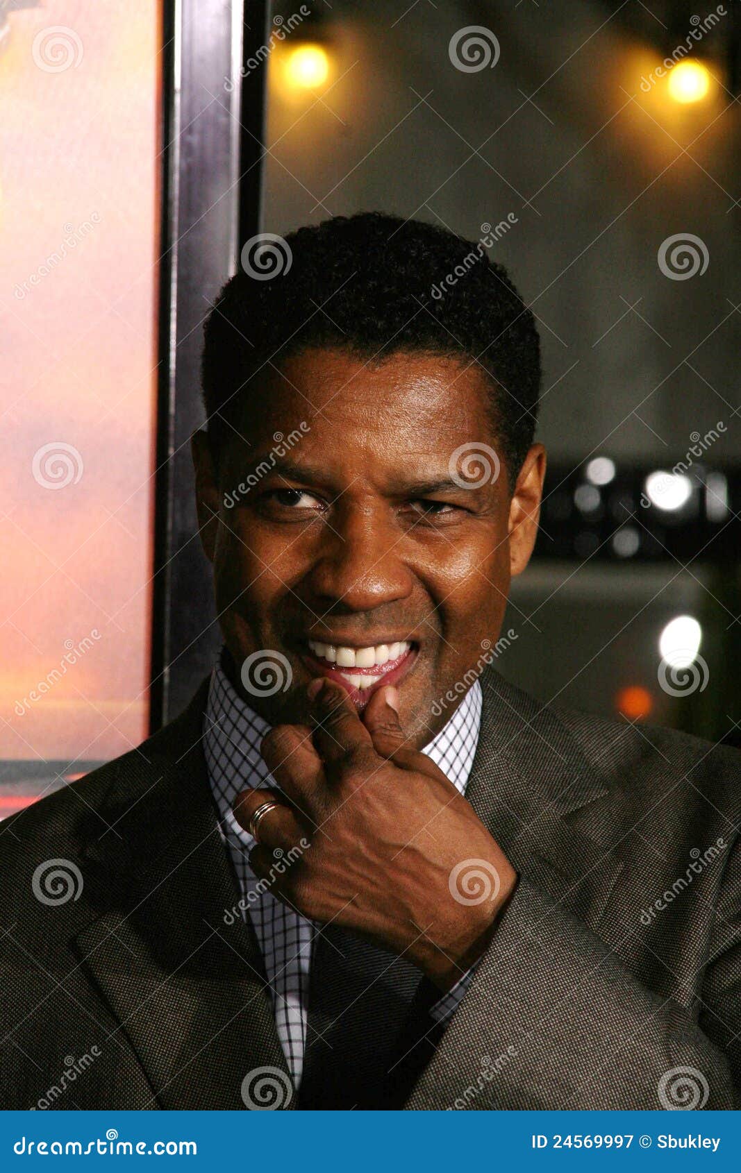 Denzel Washington Comes Up Big At 64th Annual Tonys In 2010 Editorial ...