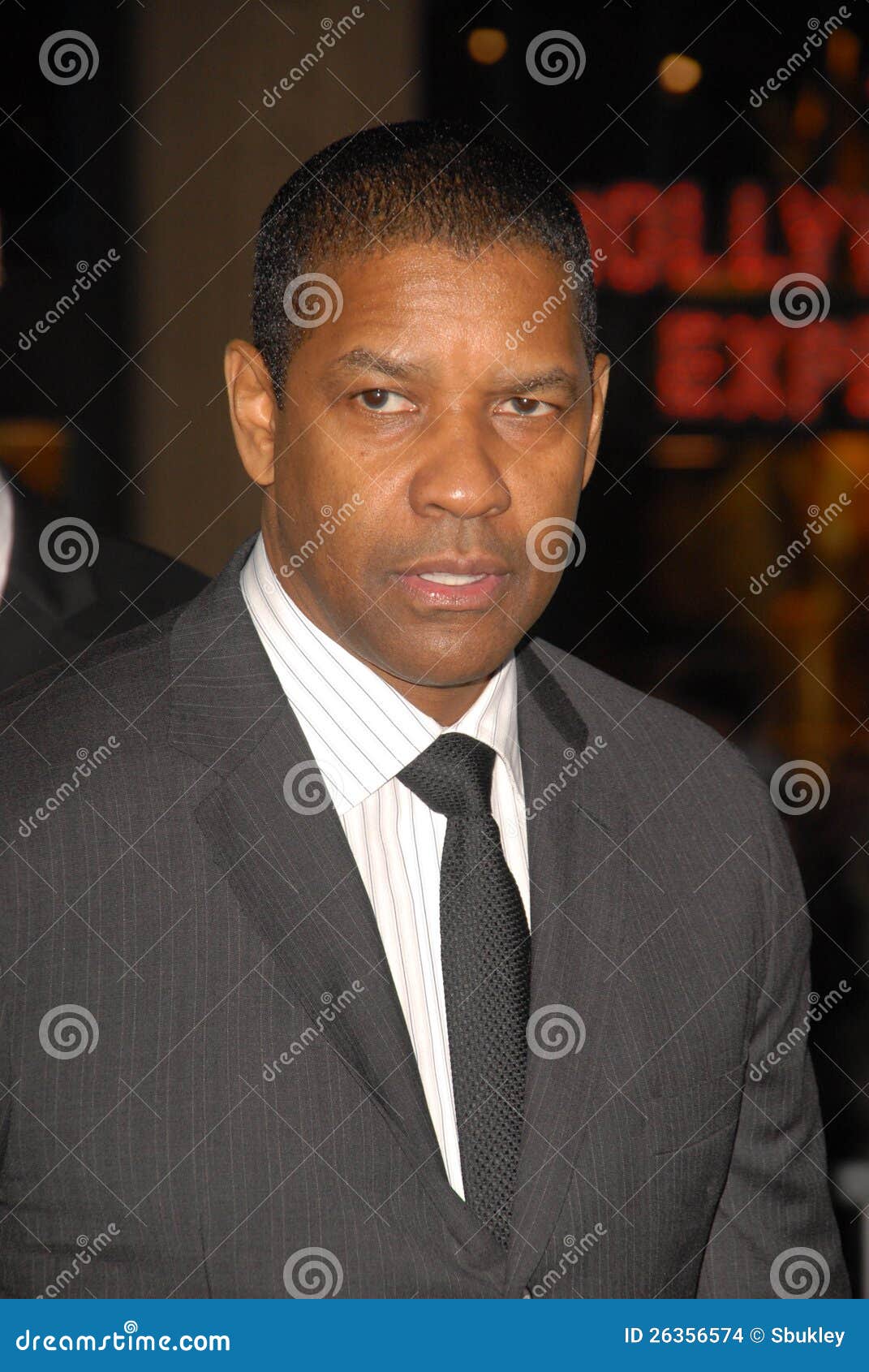 Denzel Washington editorial stock image. Image of book - 26356574