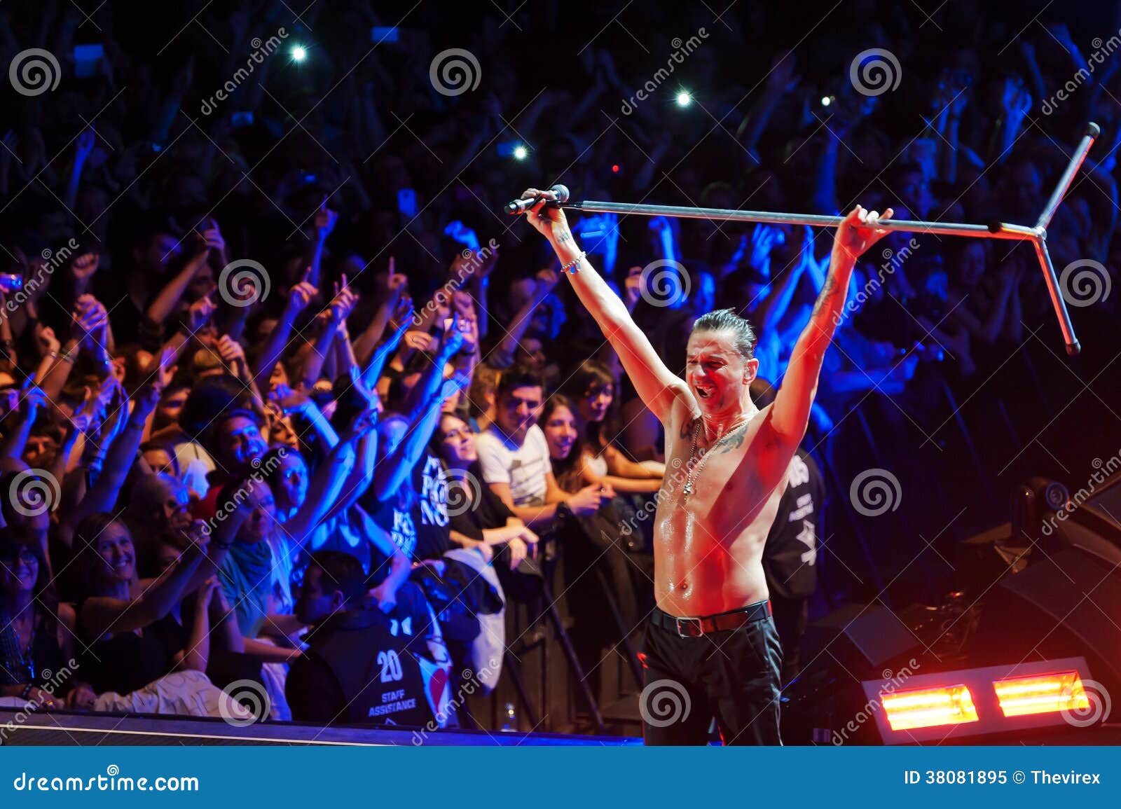 Depeche Mode in concert editorial image. Image of gahan - 38081895