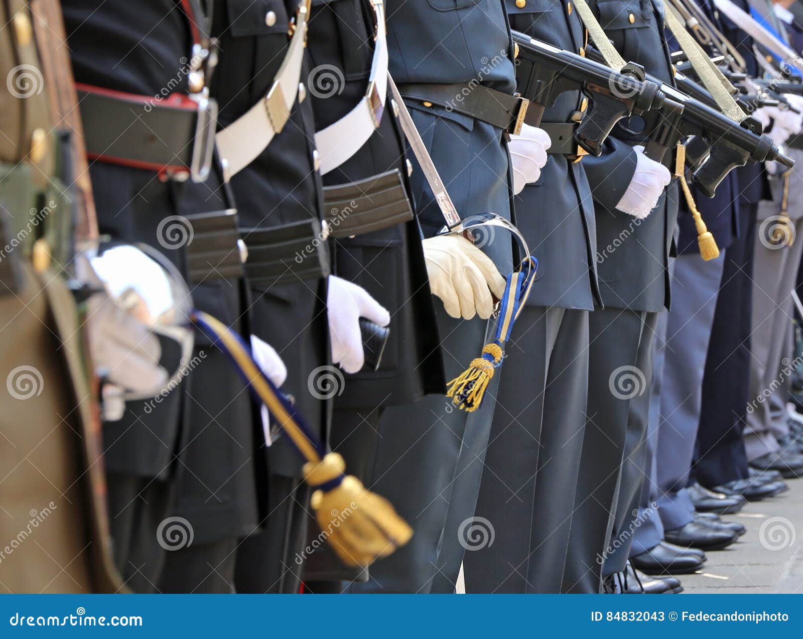 Deployment of the Italian Armed Forces with Many Agents in High Stock ...