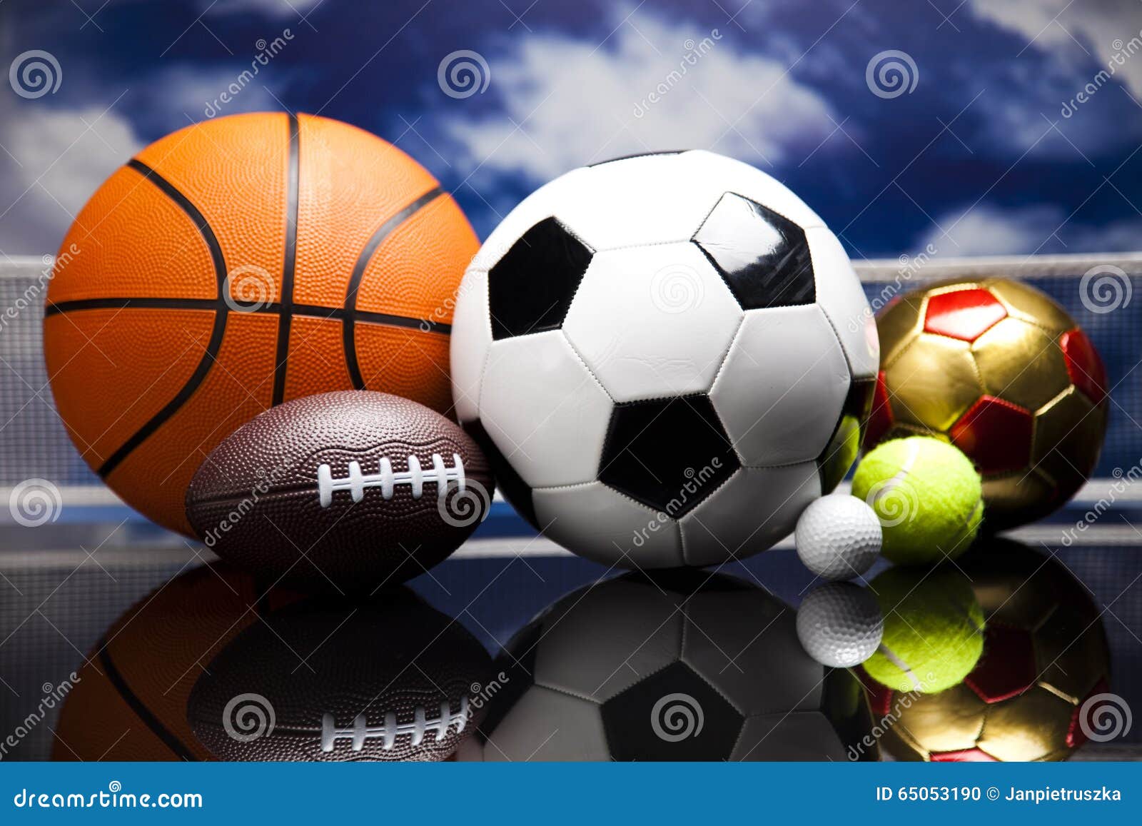 Deporte Cuatro, Muchas Bolas Y Materia Foto de archivo - Imagen de ...