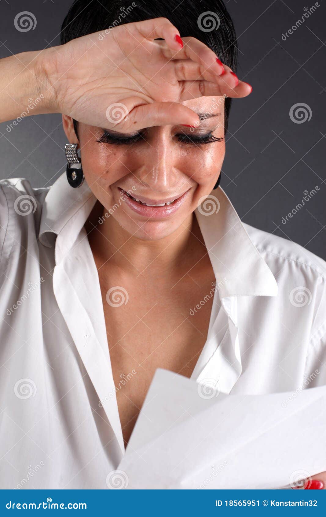 Woman Read Letter Tears Photos - Free & Royalty-Free Stock Photos from ...