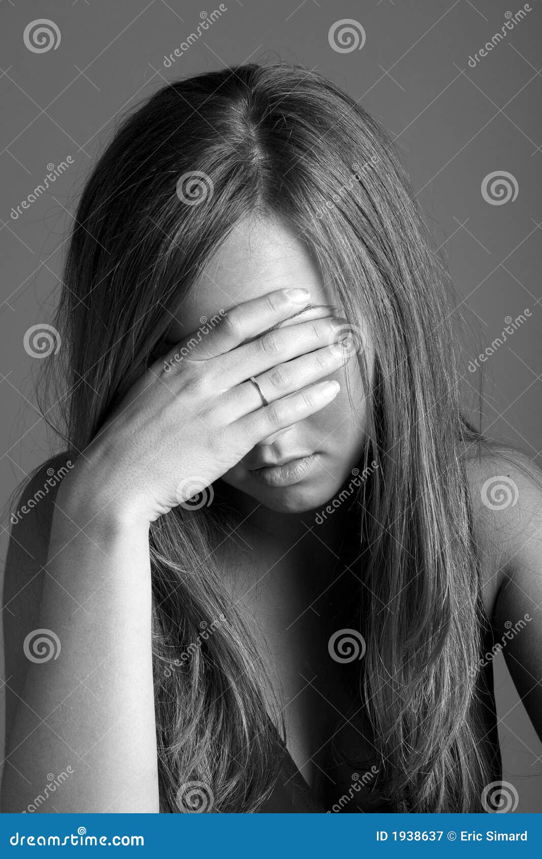 Depressione e dispiacere immagine stock. Immagine di mano - 1938637