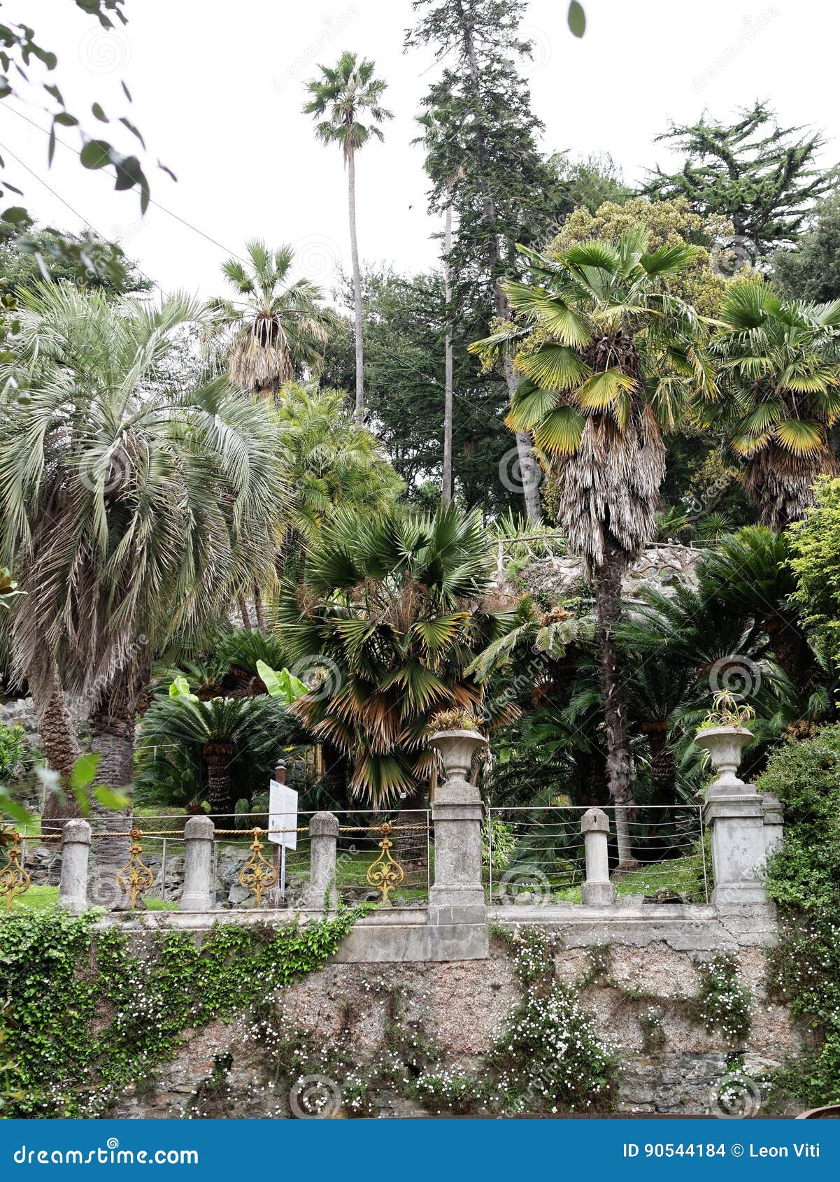 Der Botanische Park Des Landhauses Rocca in Chiavari Stockfoto - Bild ...