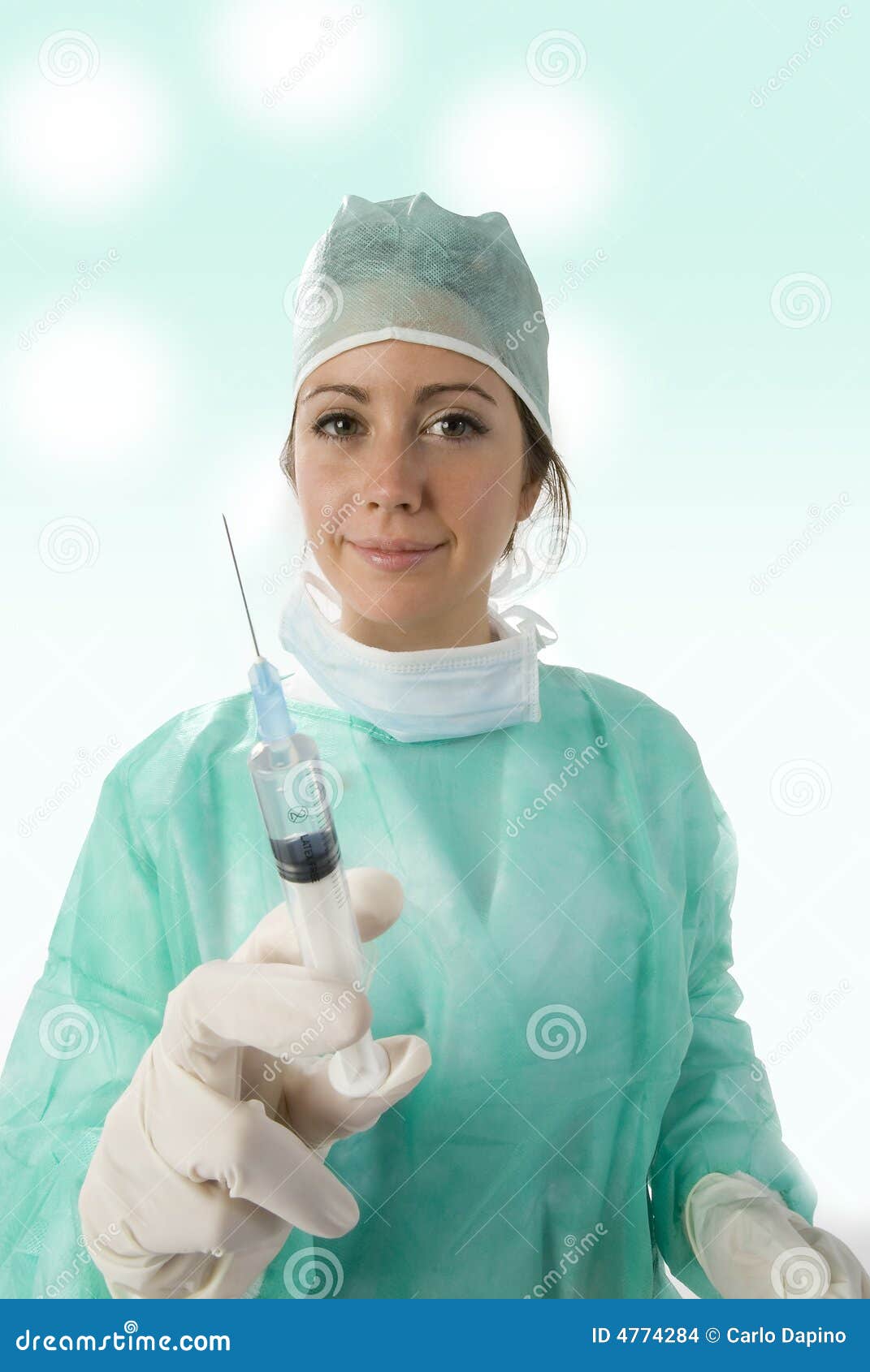 Der Doktor und die Spritze stockfoto. Bild von schablone - 4774284
