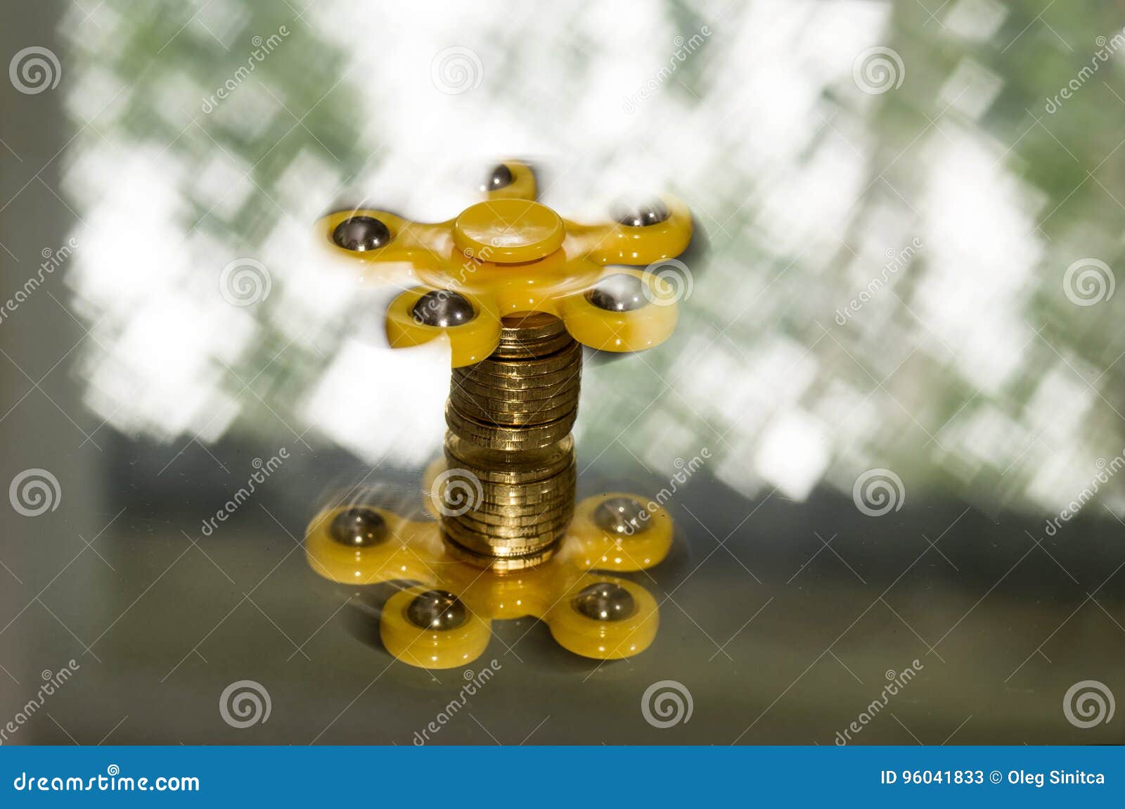 Der drehende Spinner stockbild. Bild von bild, drehen - 96041833