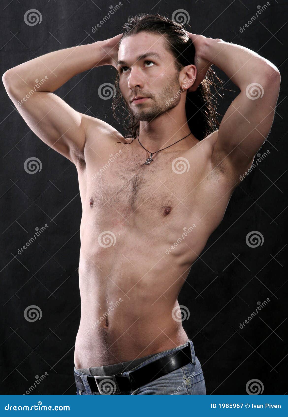 Der Dynamische Junge Mann Mit a Stockbild - Bild von muskeln, baumuster ...