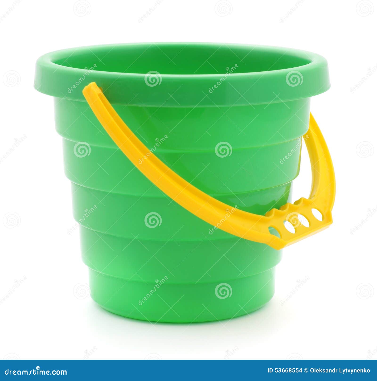 Der Eimer der Kinder stockfoto. Bild von einzeln, hilfsmittel - 53668554