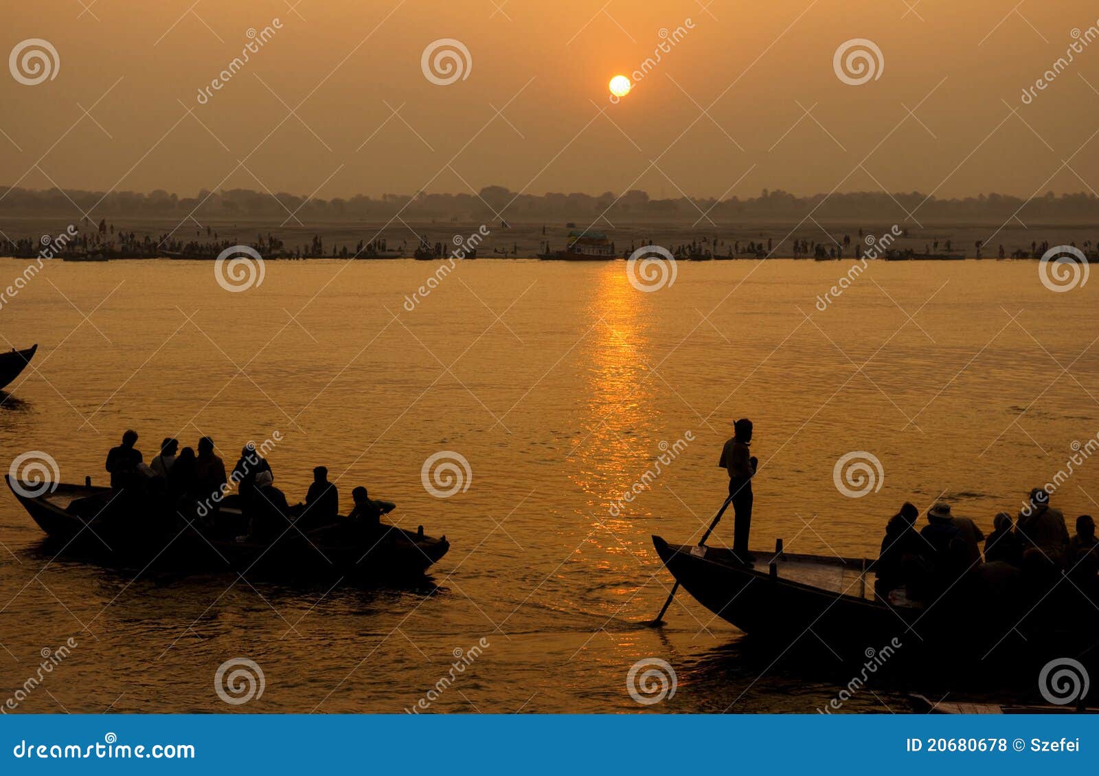 Der ganges-Fluss, Indien stockfoto. Bild von reflexion - 20680678