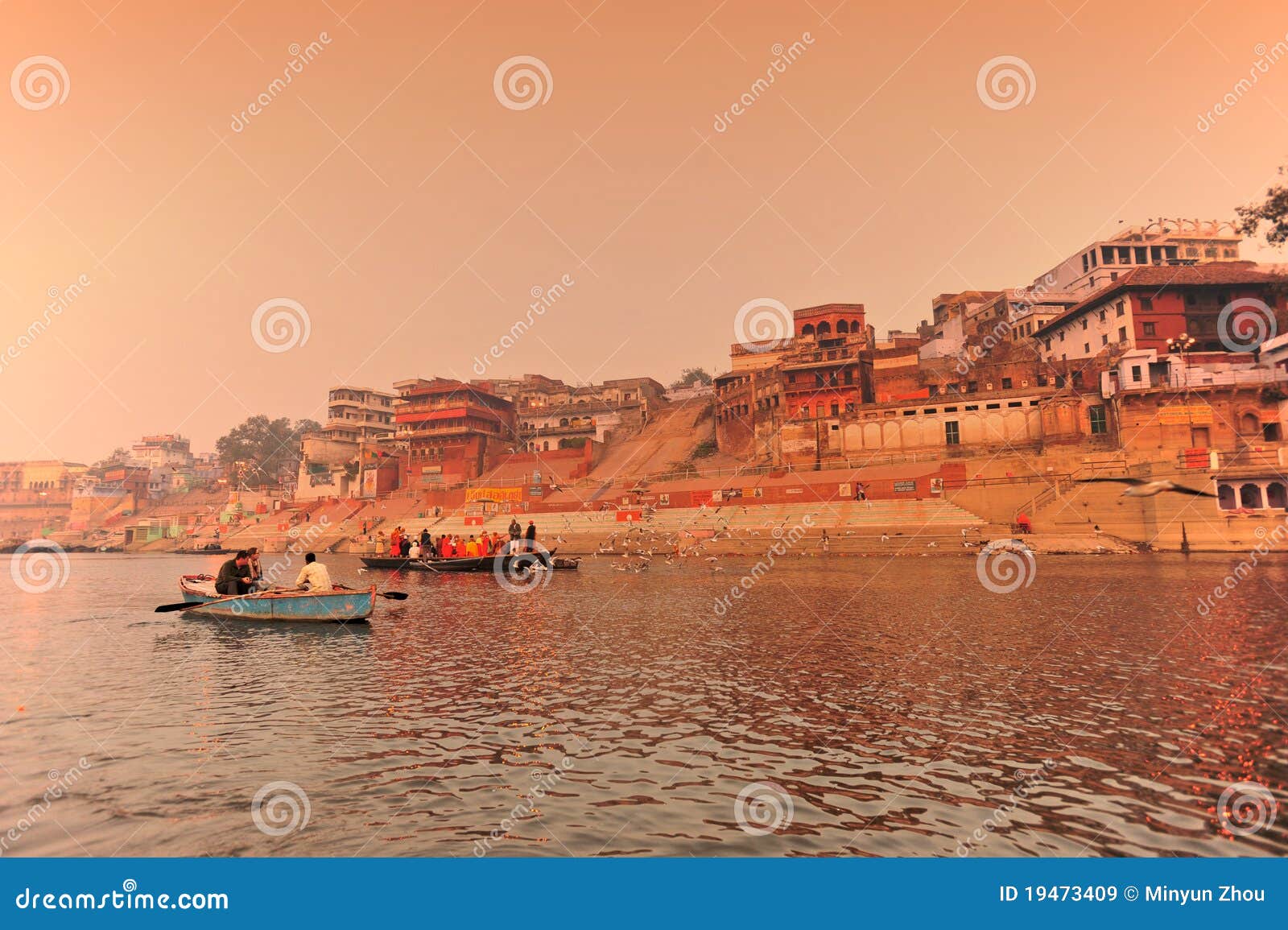 Der Ganges-Fluss am Sonnenuntergang, Indien Redaktionelles Stockbild ...