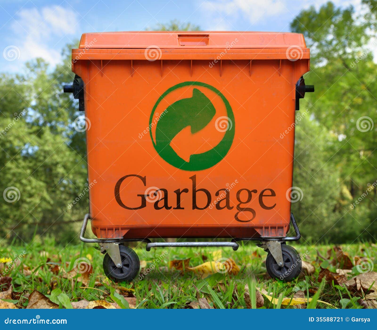 Der Grune Punkt editorial photo. Image of recycle, dustbin - 35588721