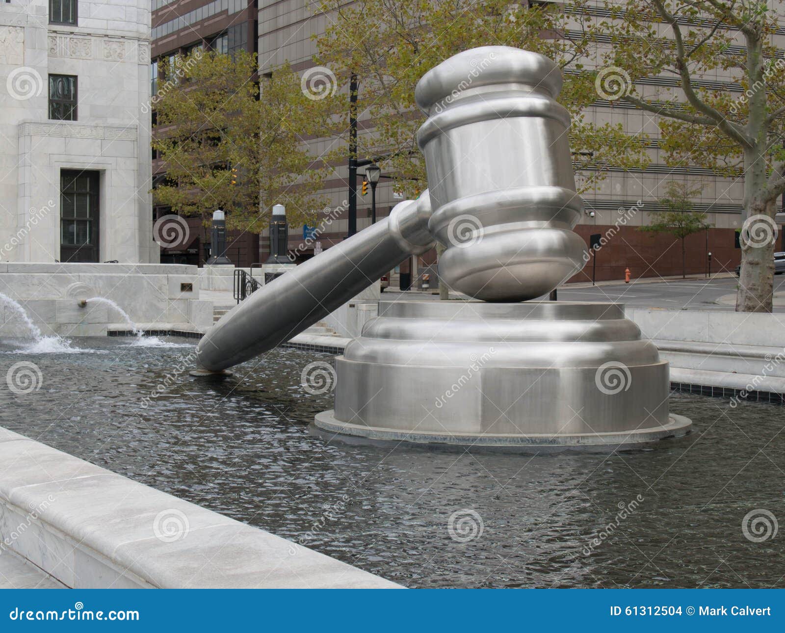 Der Hammer Front Side View stockfoto. Bild von geschäft - 61312504