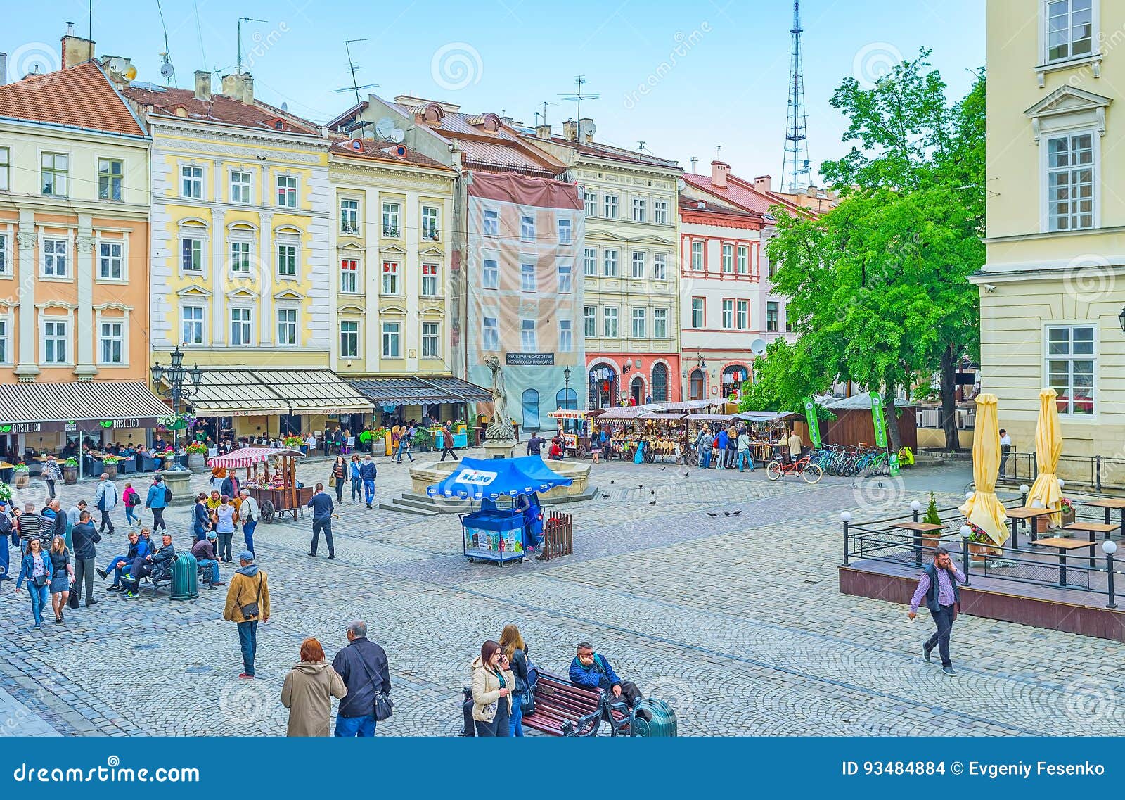 Der Komplex Von Lvov-Marktplatz Redaktionelles Stockbild - Bild von ...