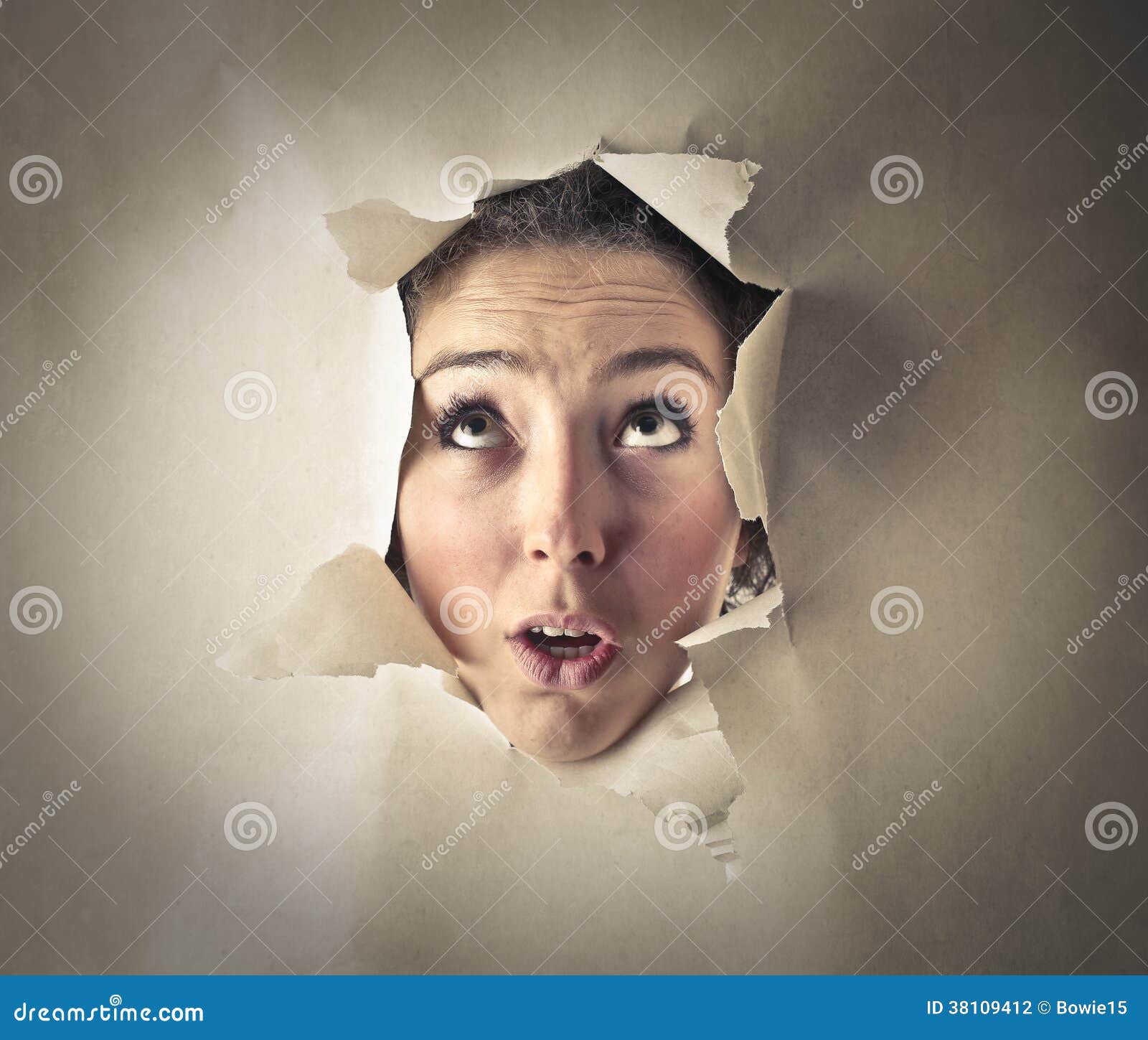 Der Kopf Der Frau in Einem Loch Stockfoto - Bild von farbe, gesicht ...