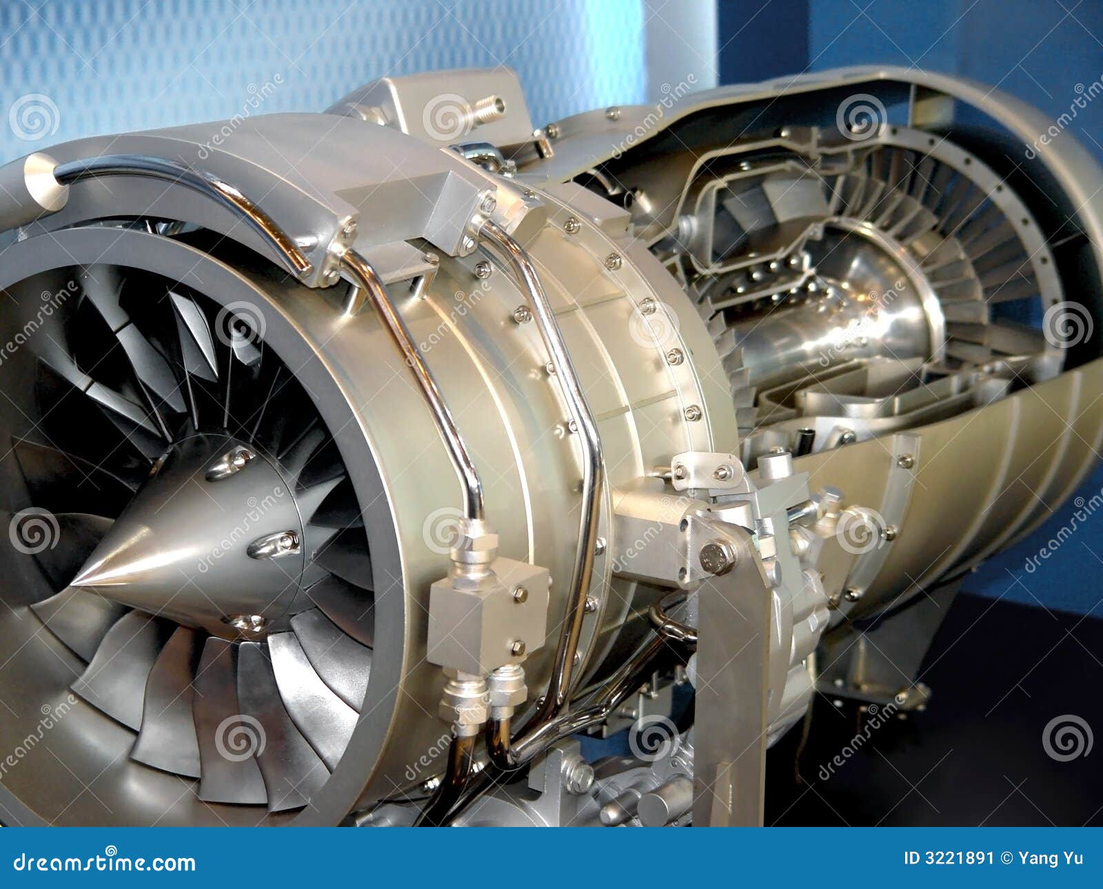 Der Motor des Flugzeuges stockbild. Bild von schönheit - 3221891