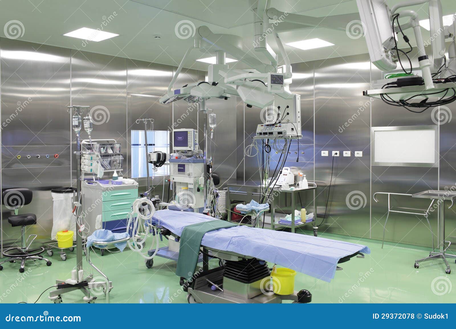 Der Operationssaal stockfoto. Bild von beleuchtung, ausrüstung - 29372078