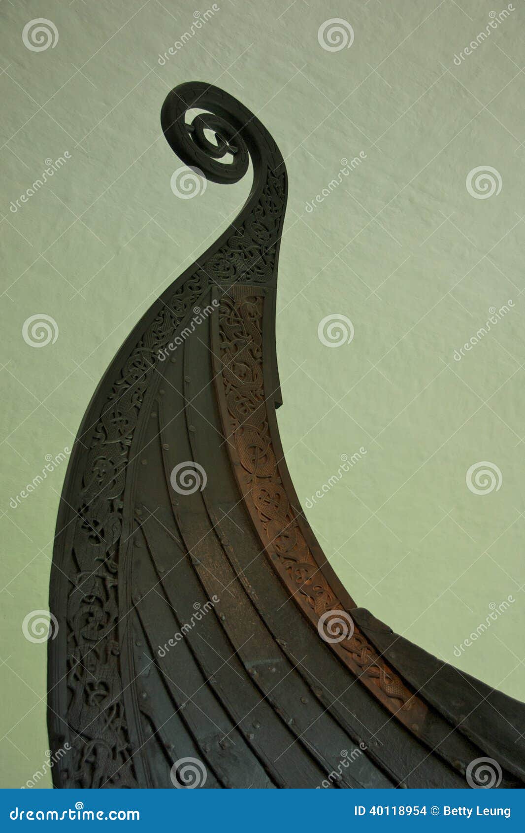 Der Oseberg-Schiffs-Bug in Viking Ship Museum Stockfoto - Bild von most ...