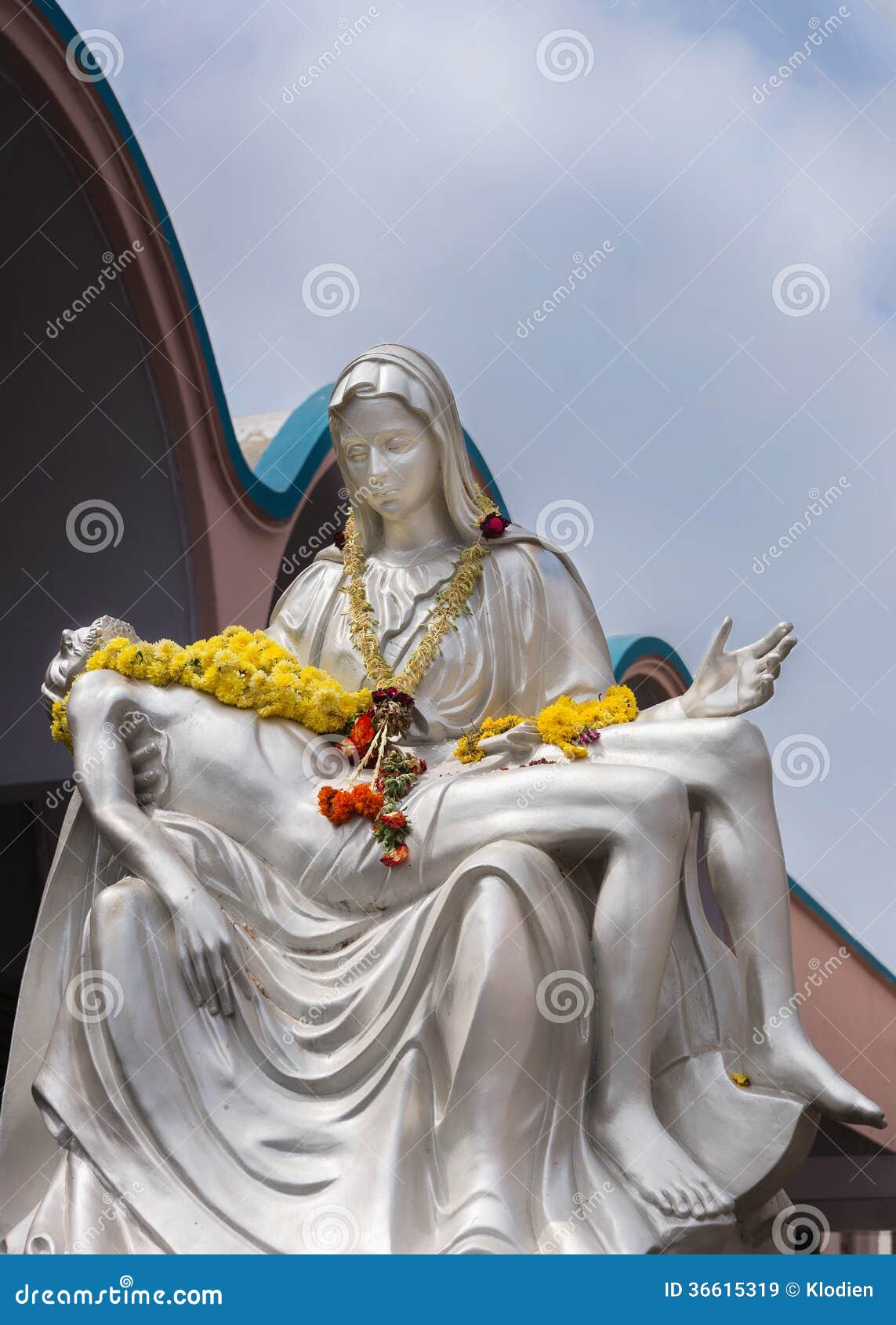 Der Pieta an Der Basilika Der Heiligen Maria in Bangalore. Stockbild ...