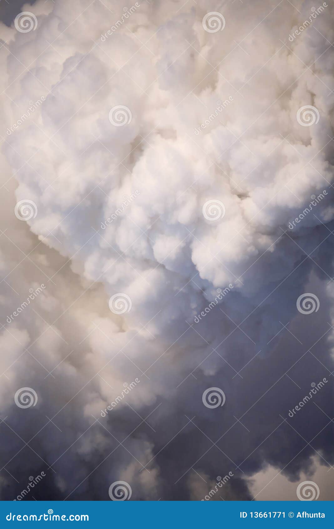 Der Rauch vom chimne stockbild. Bild von ozon, erzeugung - 13661771