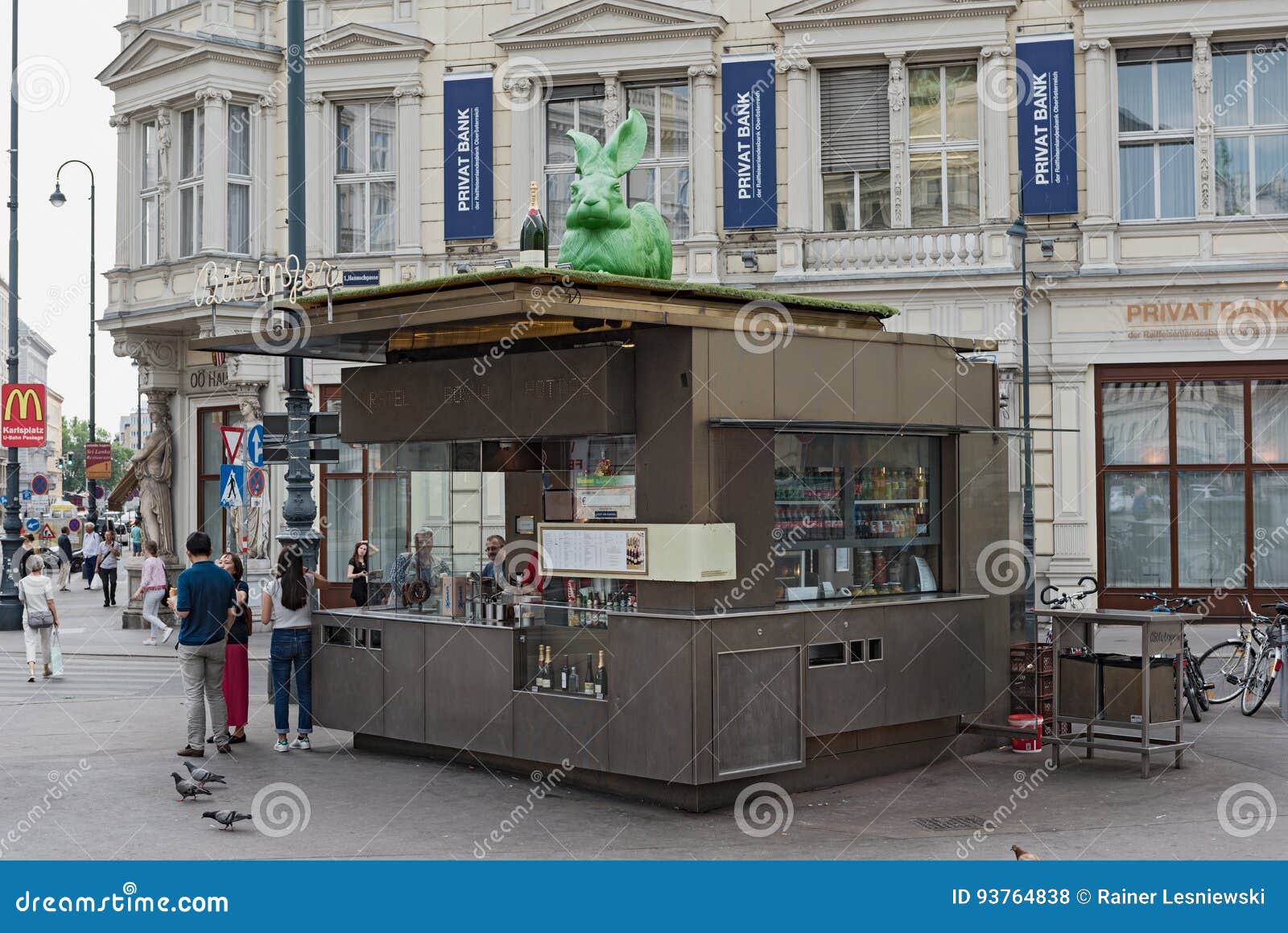 Der Wuerstelstand-Wurststand Vor Albertina, Wien Redaktionelles ...