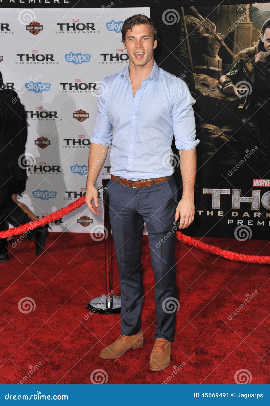 Derek theler 编辑类照片. 图片 包括有 黑暗, 长度, 德里克, 天分, 首放, 托尔, 样式 - 45669491