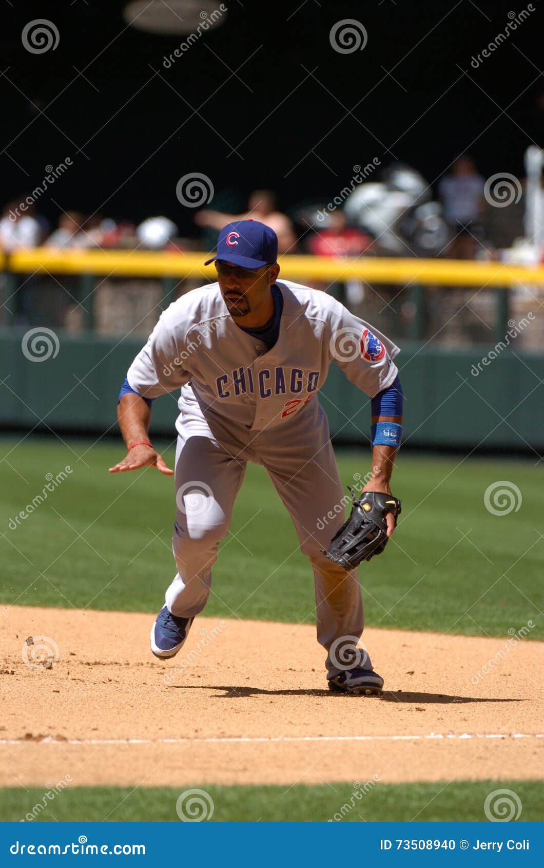 Derrek Lee, Chicago Cubs. editorial image. Image of sports - 73508940
