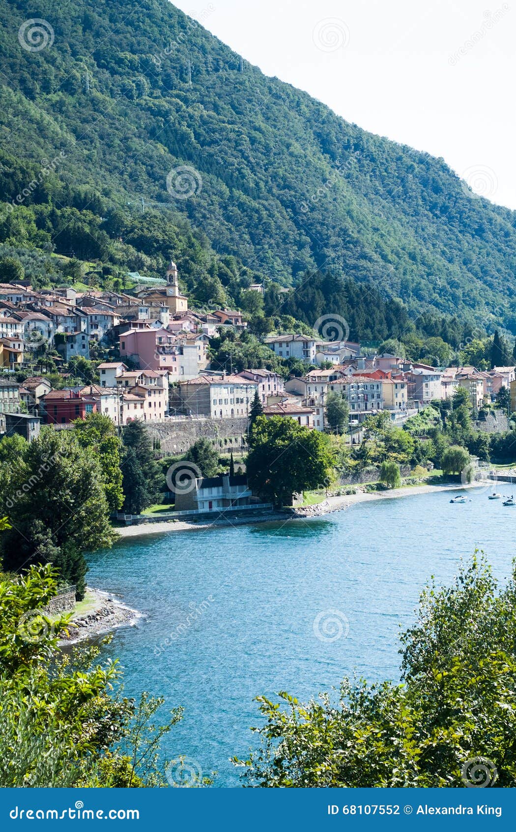 Dervio sjö Como arkivfoto. Bild av turism, semester, speciell - 68107552