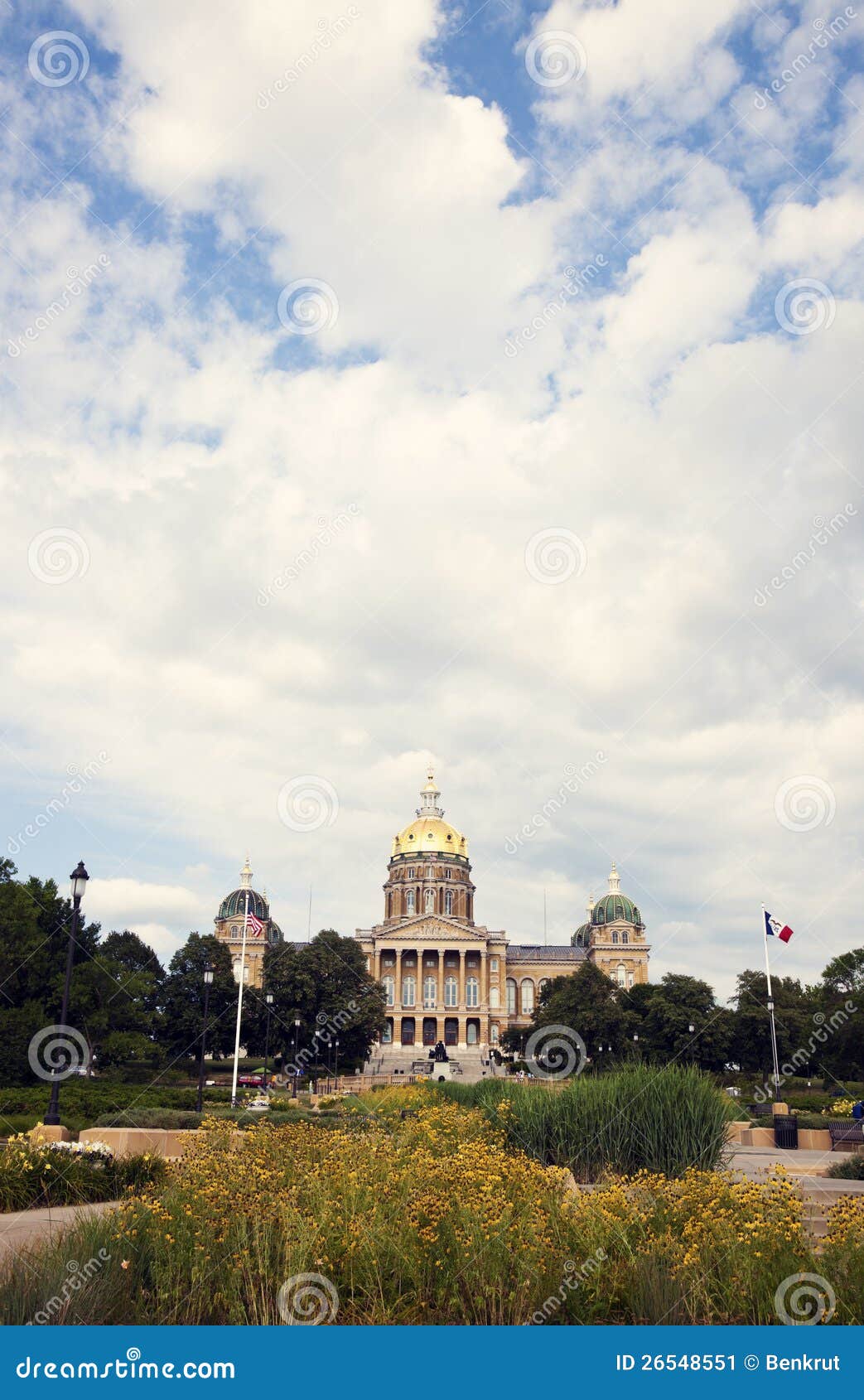 Des Moines, Iowa - State Capitol Building Stock Image - Image of built ...