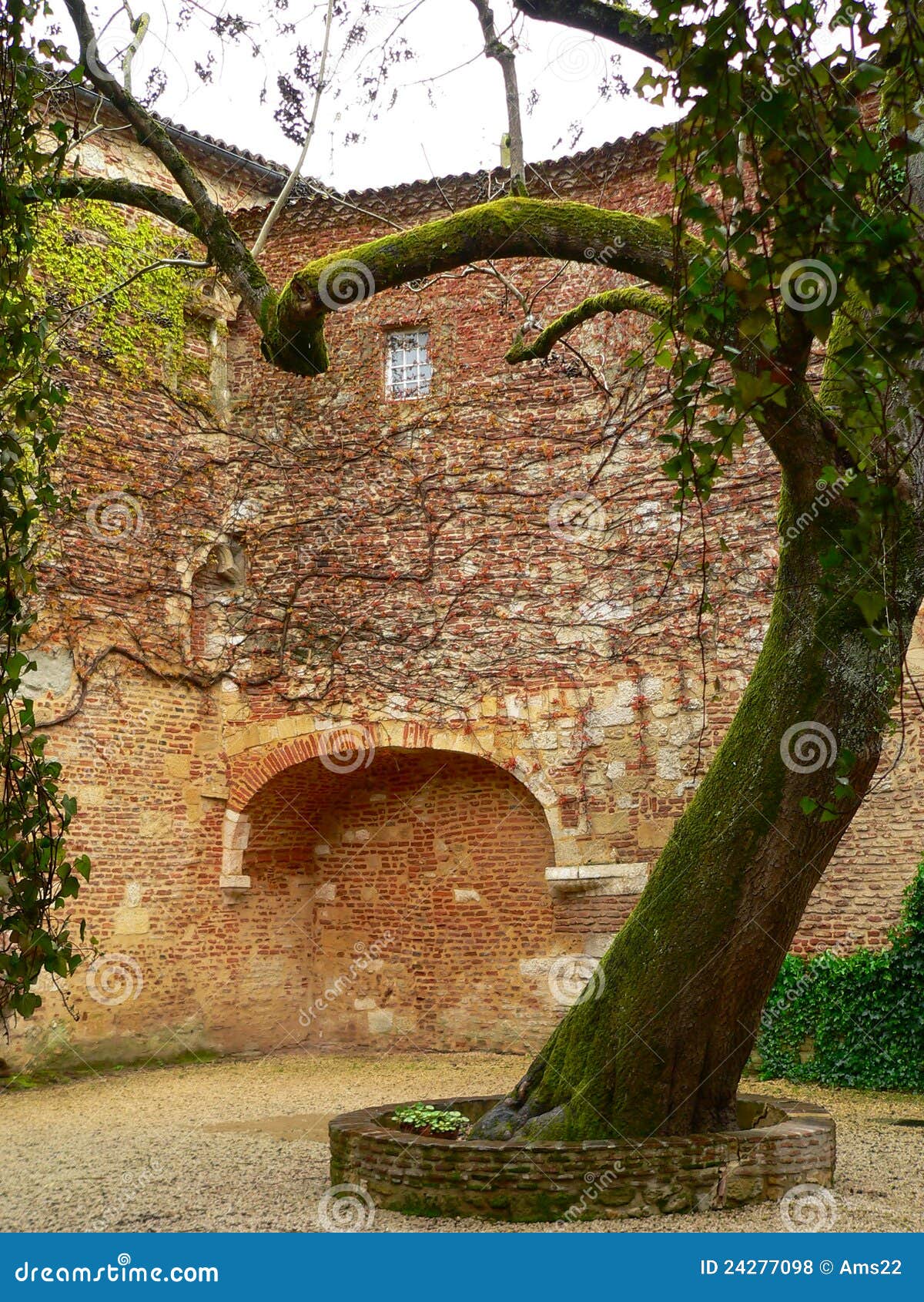 DES Recollets, Bergerac (Francia De Cloitre Foto de archivo - Imagen de ...