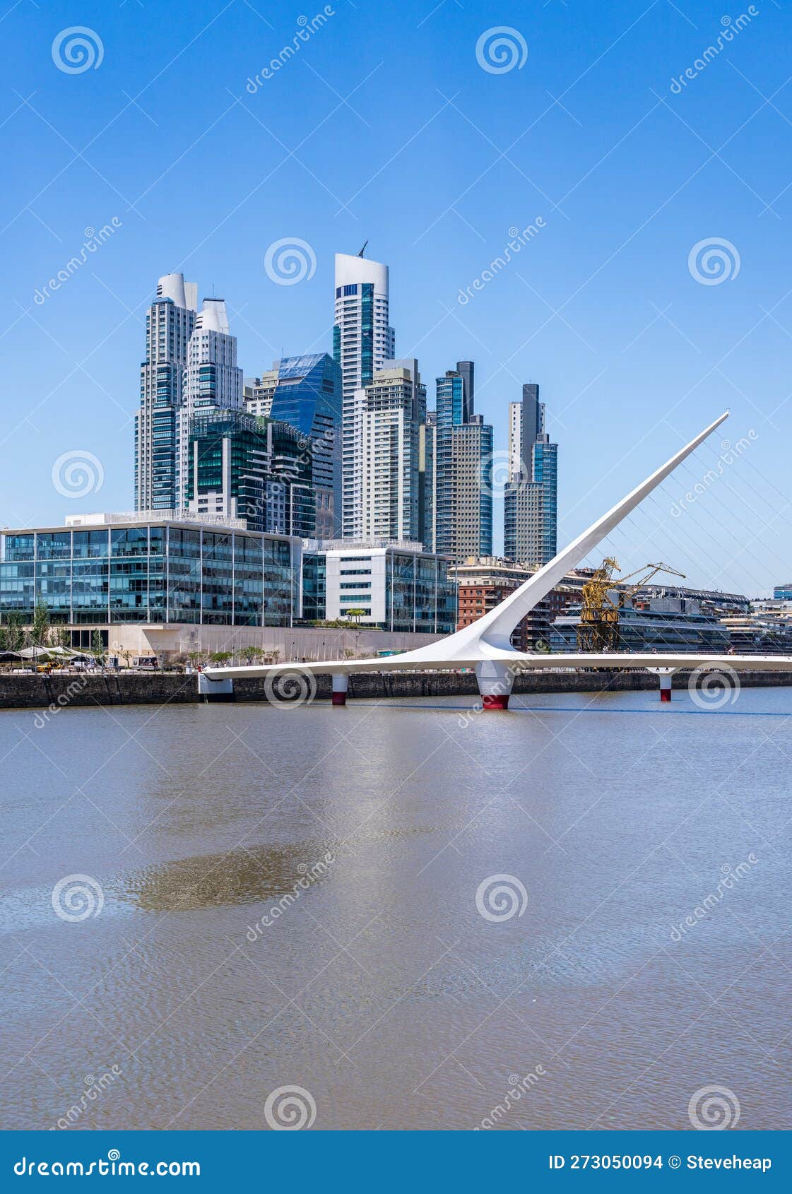 Desarrollo Moderno En El Distrito Puerto Madero De Buenos Aires Imagen ... Desarrollo Moderno En El Distrito Puerto Madero De Buenos Aires Imagen ...
