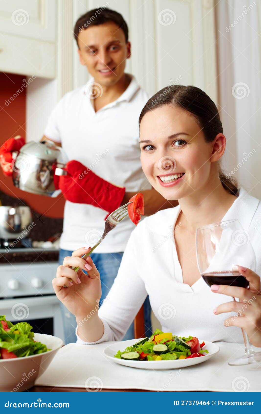 Desayunar foto de archivo. Imagen de morena, hombres - 27379464