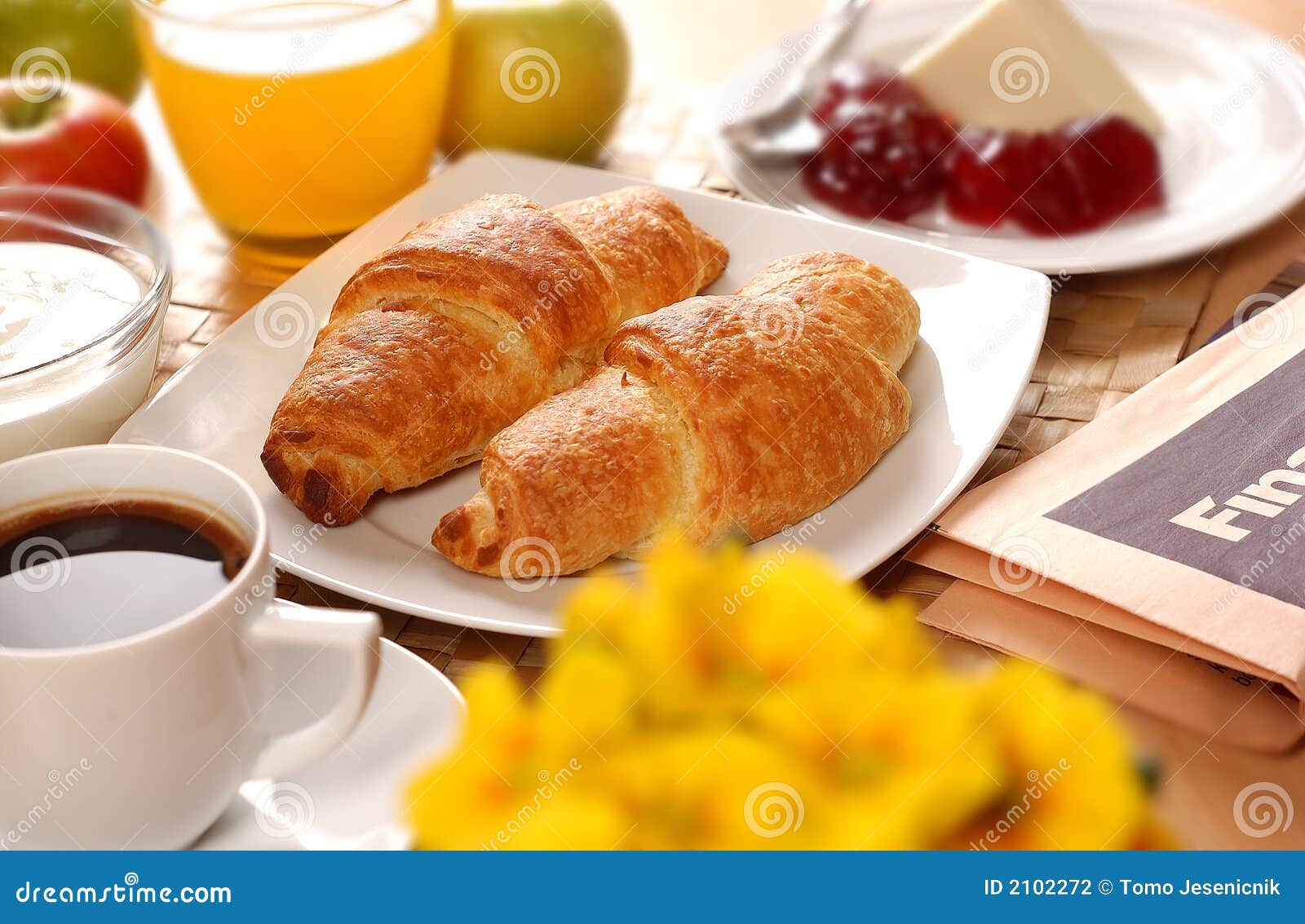 Desayuno francés foto de archivo. Imagen de jugo, fresco - 2102272