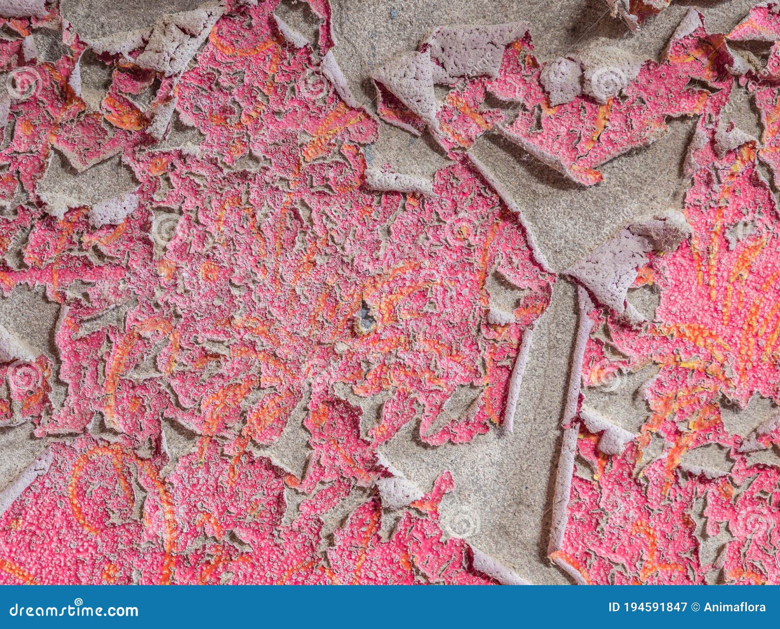 Descascando Uma Velha Parede Rosa De Uma Casa Imagem de Stock - Imagem ...