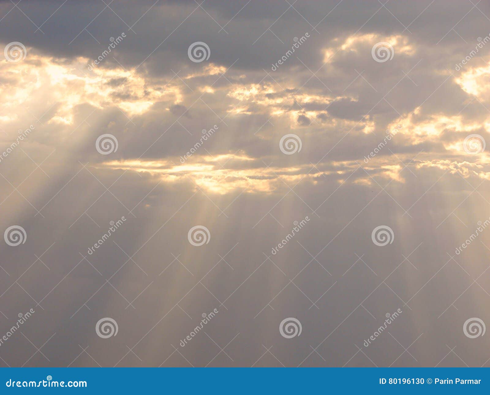 Descent Of Divine Blessings From Sky - Sun Rays Through Clouds Royalty ...