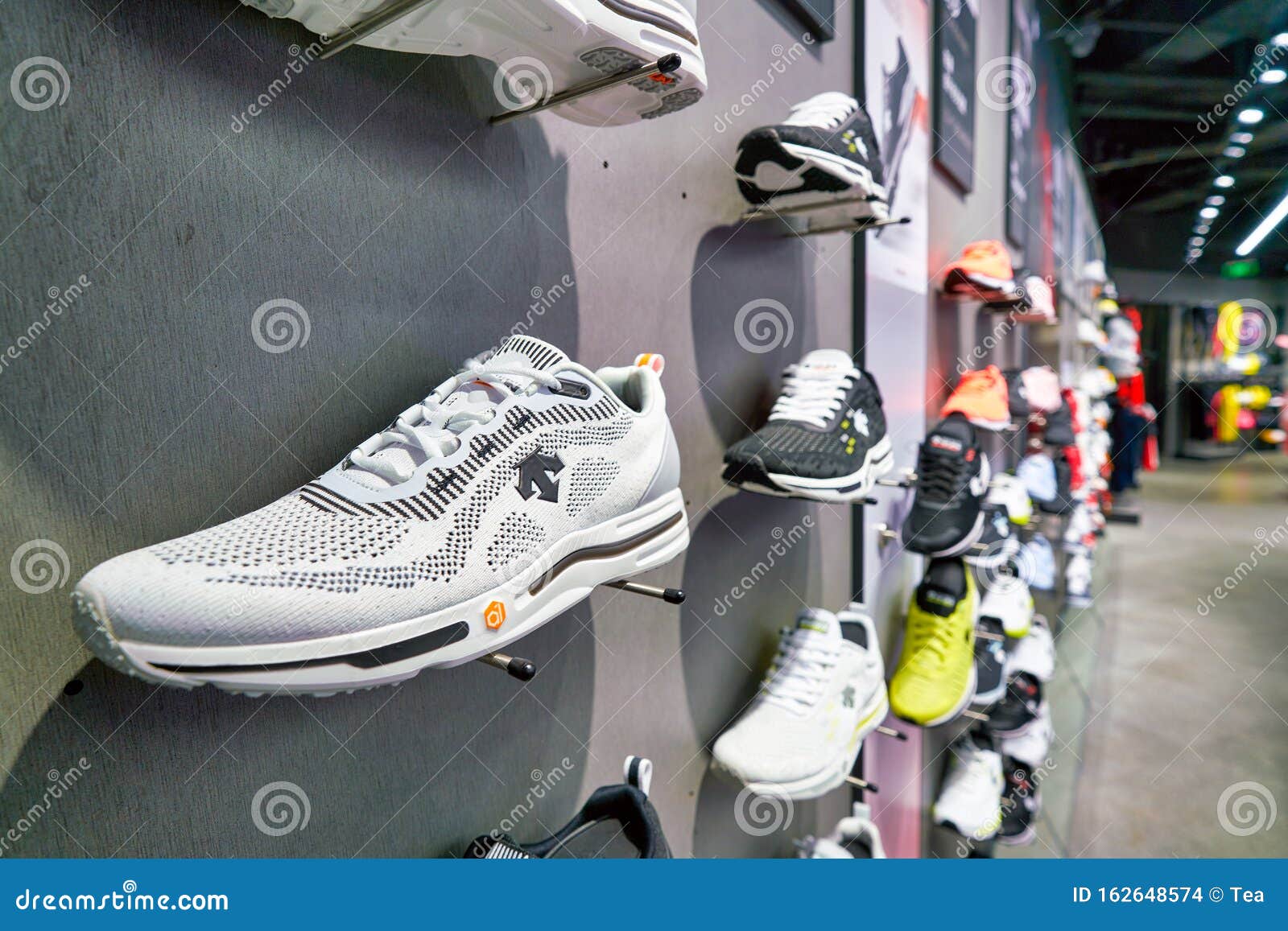 Descente editorial stock image. Image of indoor, footgear - 162648574