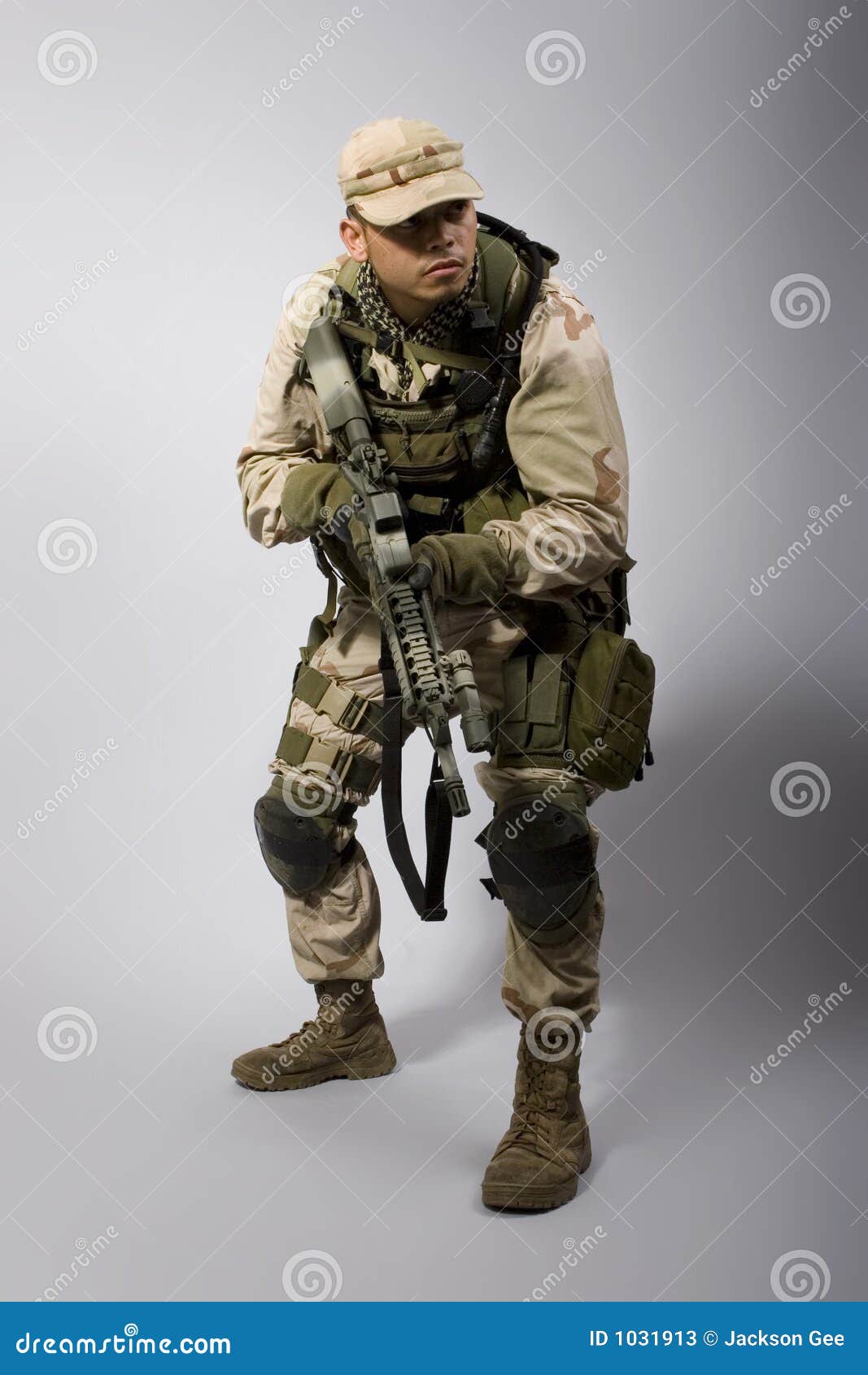 Desert combat army soldier stock image. Image of outfit - 1031913